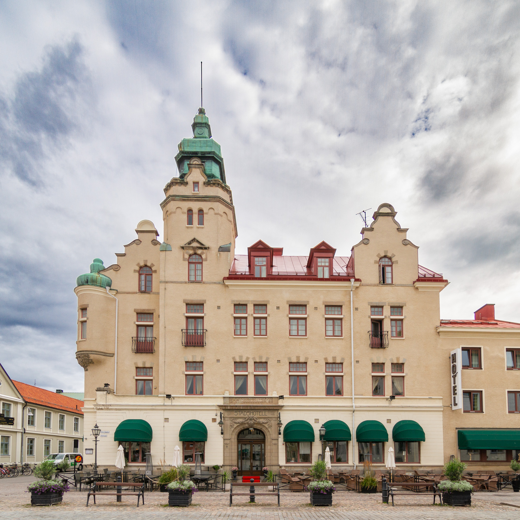 Stortorget i Kalmar: En plats av Festligheter och Historia - Mikael Edberg