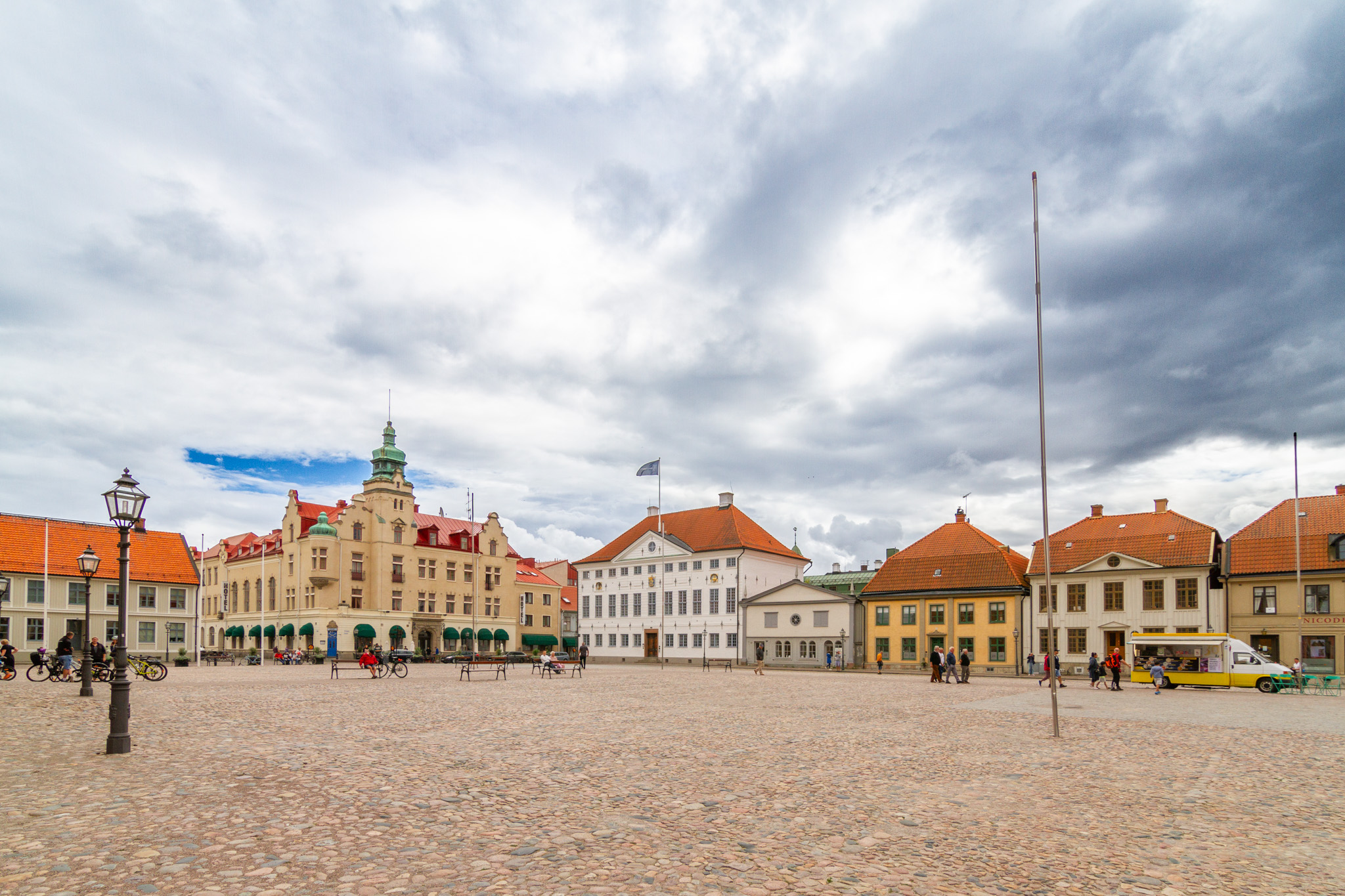 Stortorget i Kalmar: En plats av Festligheter och Historia - Mikael Edberg